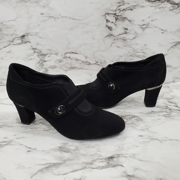 Blondo | Shoes | Blondo Black Suede Shootie | Poshmark